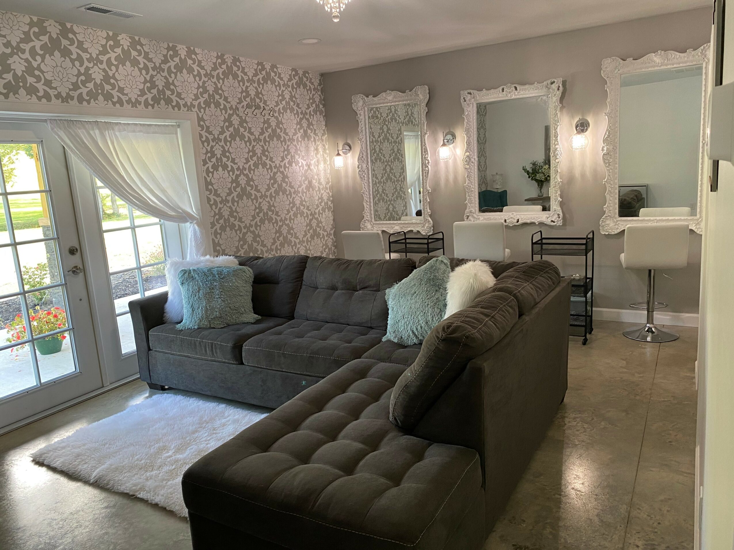 Hidden Gems: Meet Lisa Poarch - Voyage Knoxville Magazine