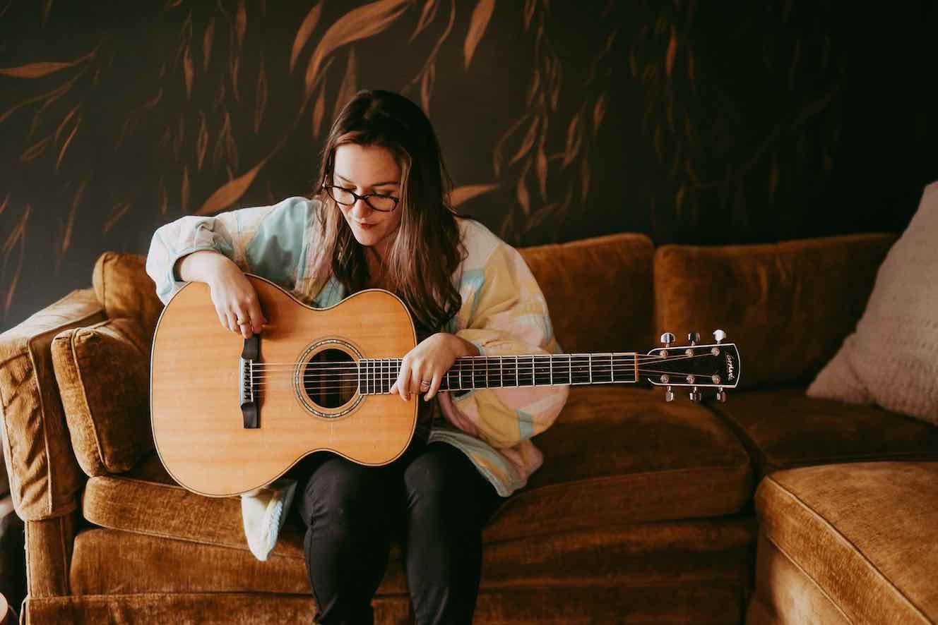 Meet Lisa Clow - Voyage Knoxville Magazine