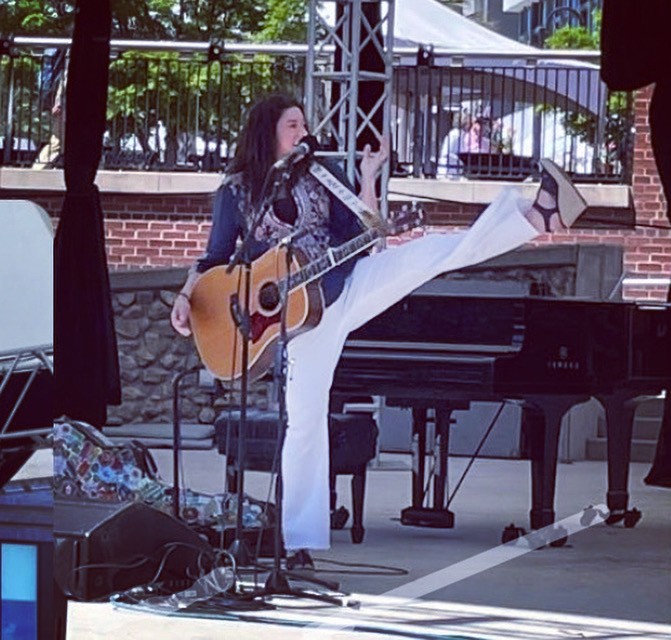 Rising Stars: Meet Jennifer Daniels Neal - Voyage Knoxville Magazine