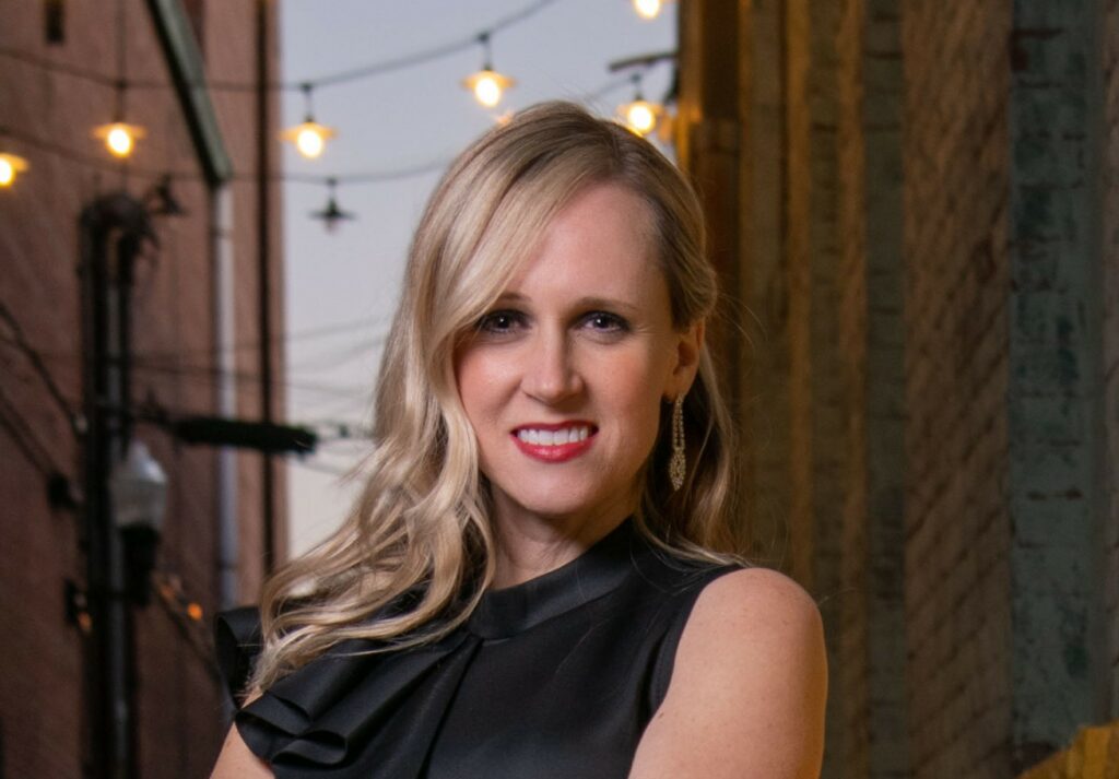 Life & Work with Alicia Phelps - Voyage Knoxville Magazine